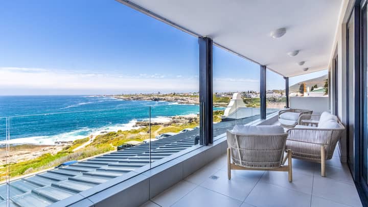 Three Bed Penthouse 2nd Floor 302 - Hermanus