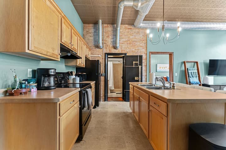 Historic Downtown Apt, Algoma Suites #1 - Sleeps 4 - Oshkosh, WI