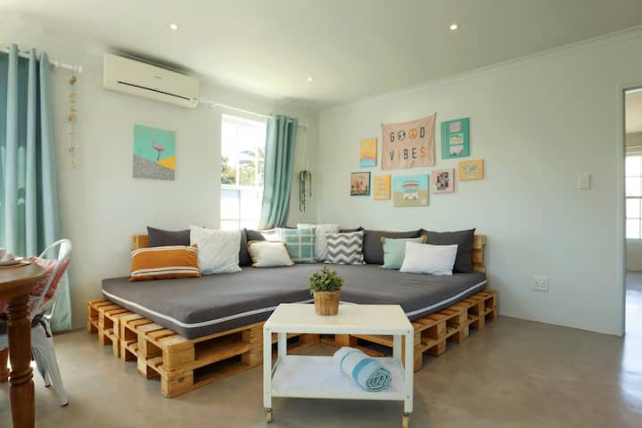 Salty View. Apartment With Table Mountain View - Parklands