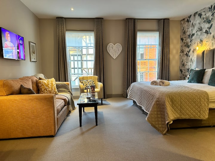 516 Family En-suite Double & Bunk Beds - Slough