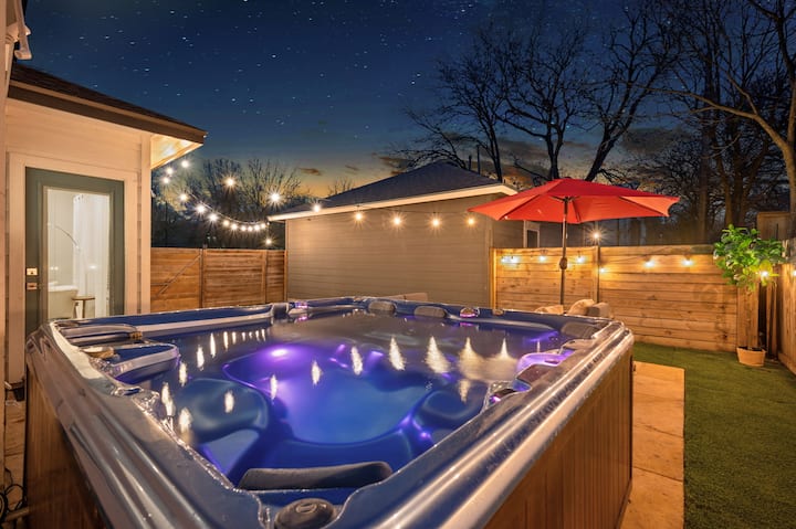 Luxury Oasis|hottub|mini Put|pool|10min-dt&airport - Austin, TX