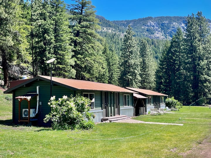 Dog Friendly-lost River Resort Studio Cabin 4 - Cutthroat Lake, WA