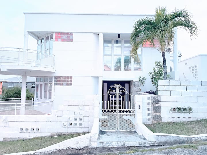 Cozy 2 Bedroom Furnished Apartment, Oistins Ch Ch - Barbados