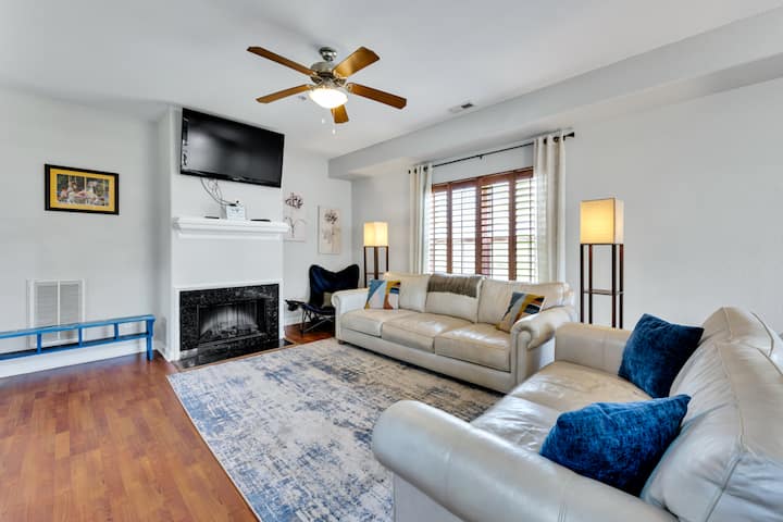 Vb Vibe District Retreat • Game Room • Sleeps 10 - Virginia Beach, VA