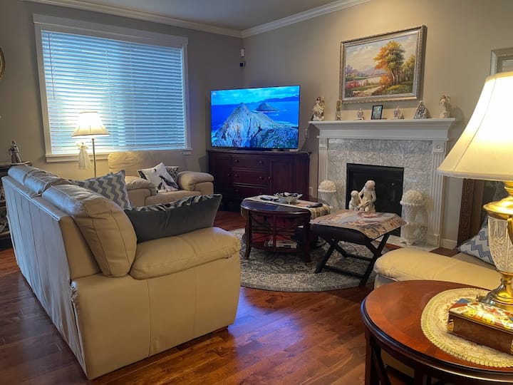 Cozy Bedroom "1" In A Beautiful House - Edmonds, WA