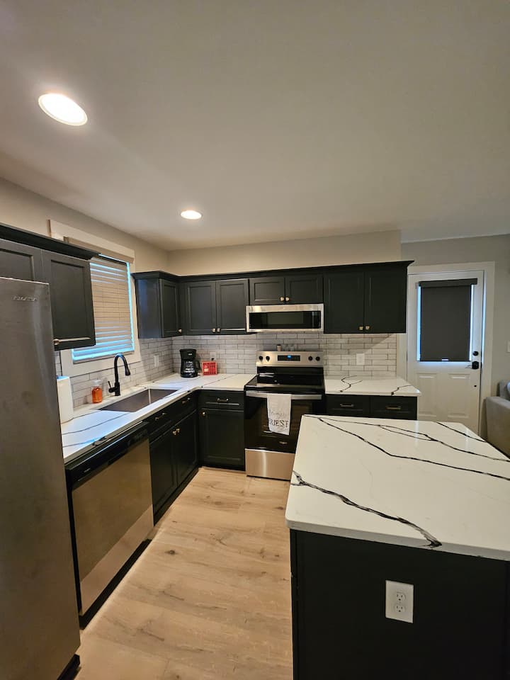 Charming 1 Br Carriage House Near Marietta Square - Marietta, GA