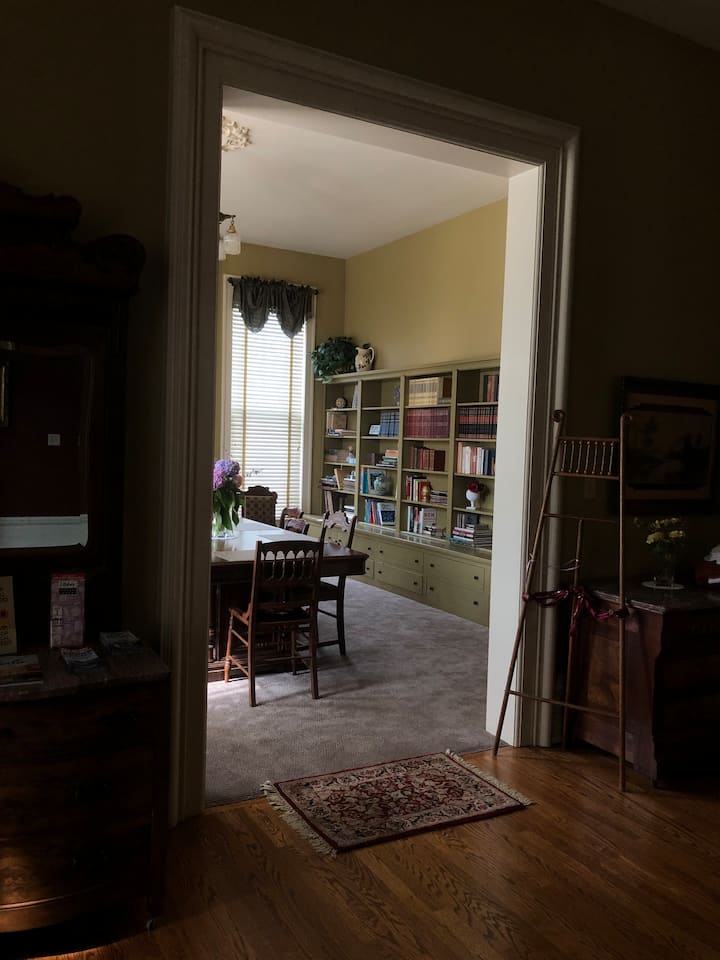 Grand Suite For 2 In Historic Victorian Mansion - Toledo, OH