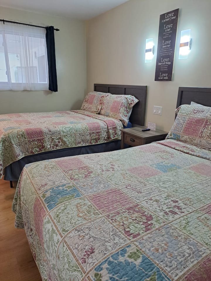 Cozy Motel Room, Bocaygeon Room #1 - Bobcaygeon