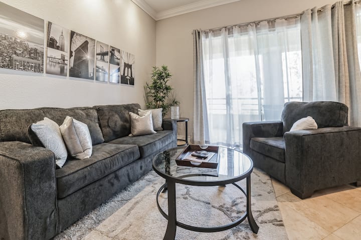 Top Floor Condo • Strip Views • Walk Everywhere - United States