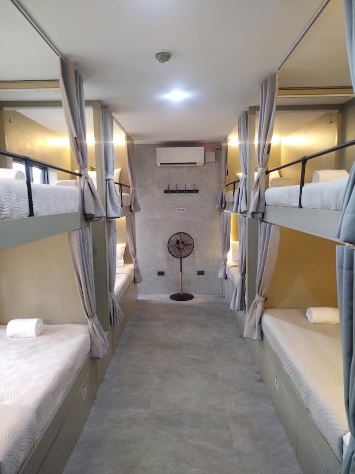 Shared Room - 8 Single Bunk Beds - Cebu City