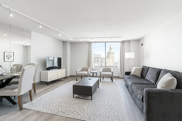 Xl Center Downtown Condo W/ Onsite Parking And Gym - Hartford, CT