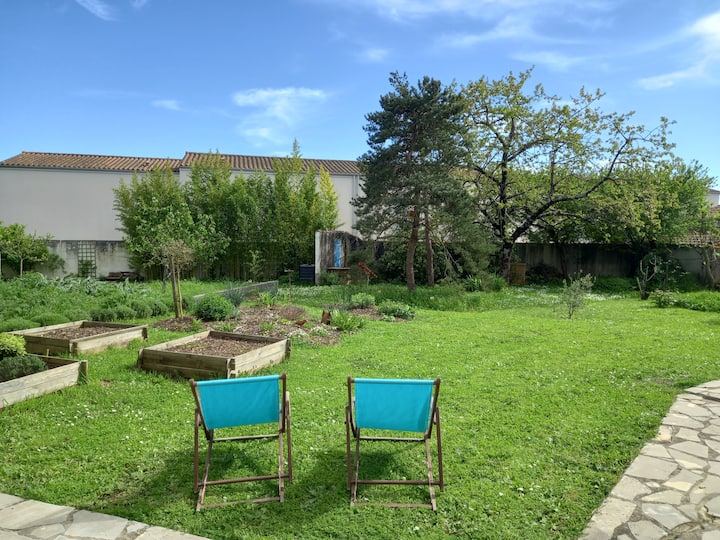 Maison Au Calme Avec Jardin - Perigny