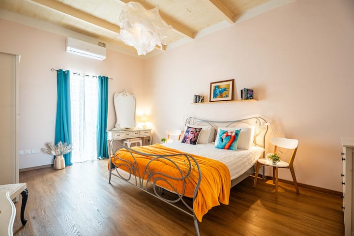 Sunny Lodging 2br/2ba Apt, Near Beach - Pembroke