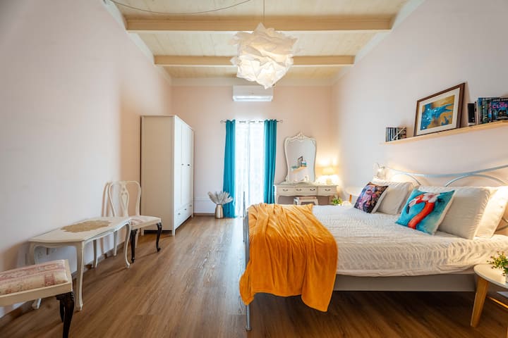 Sunny Lodging · Spacious 2br · Balluta Bay - Malta