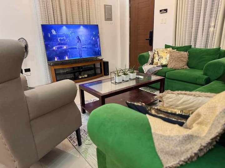 The Hive - 3 Bedroom Home - Angeles