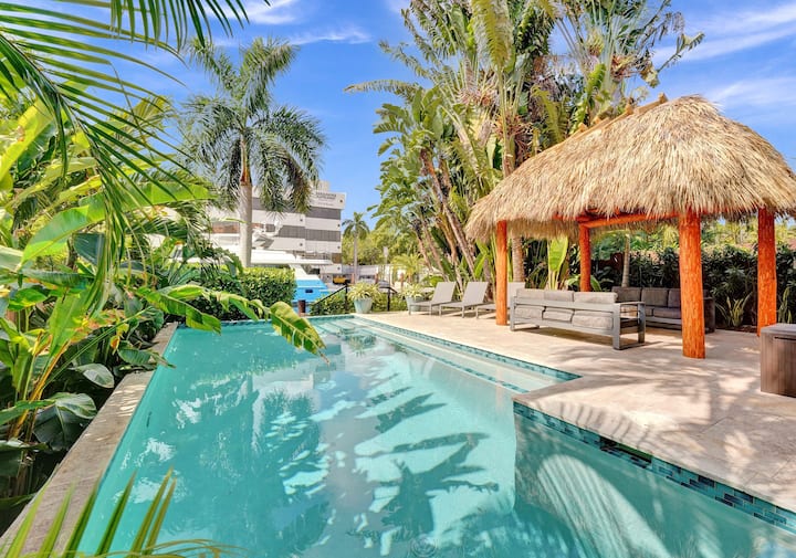 Las Olas 5bdrm Oasis With Pool, Dock & 5 King Beds - The Bahamas