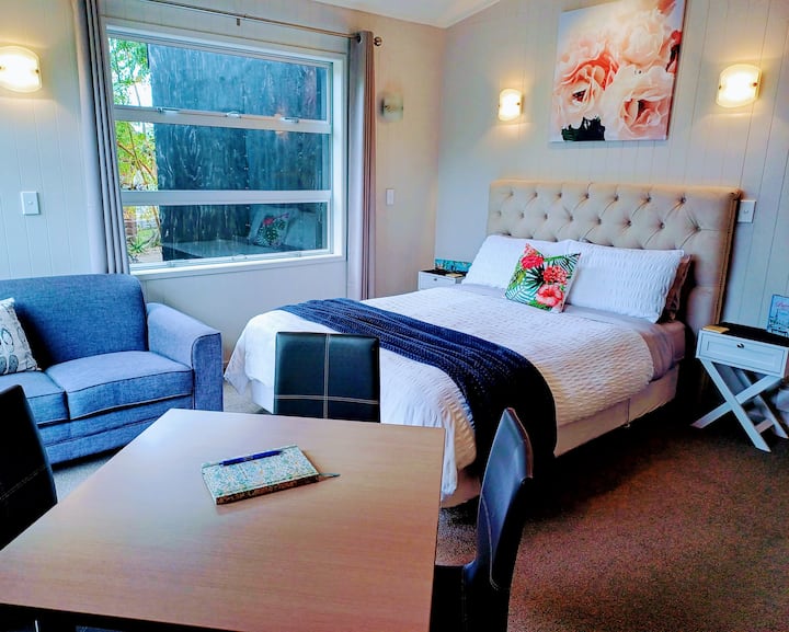 2 Bedrooms & Bathroom -Black Gates Bed & Breakfast - Pauanui