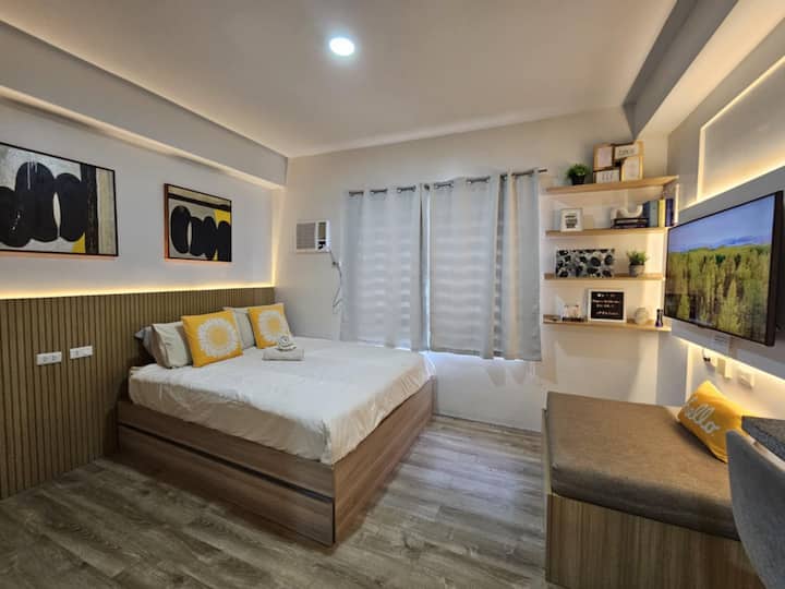 Sweet Escape 16 At Mesavirre Garden Residences - Bacolod