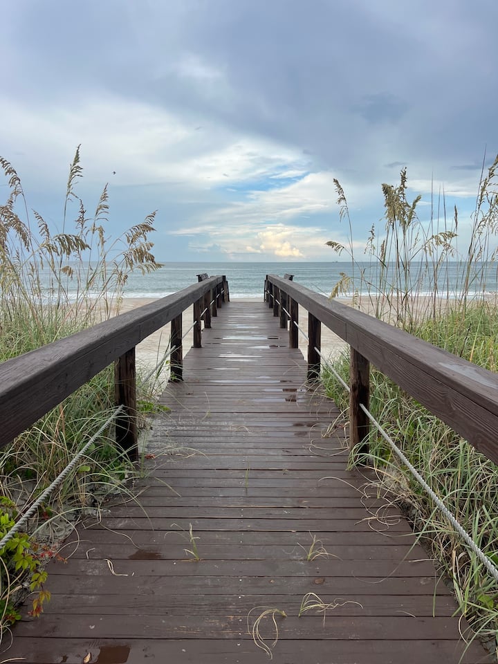 Oceanfront Beach Retreat - Peloton Bike - Vilano Beach, FL