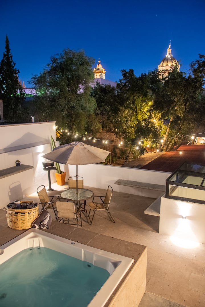 Beautiful Home,downtown, A/c, Jacuzzi&parking - San Miguel de Allende