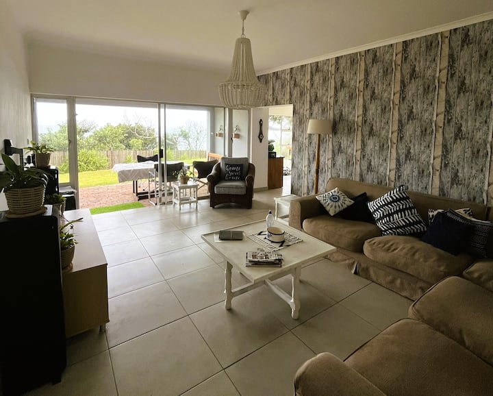 Sheffield Beach Sunrise Villa With Dolphin Views - Dolphin Coast