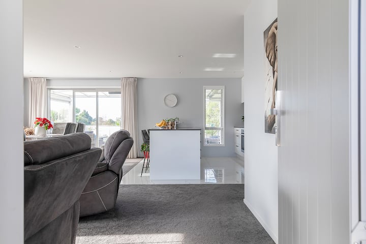 Getaway On Honeyfield - New Plymouth