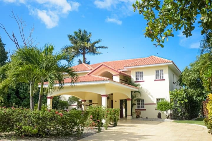 Luxury Villa -5 Bedrooms Bavaro/punta Cana - Punta Cana