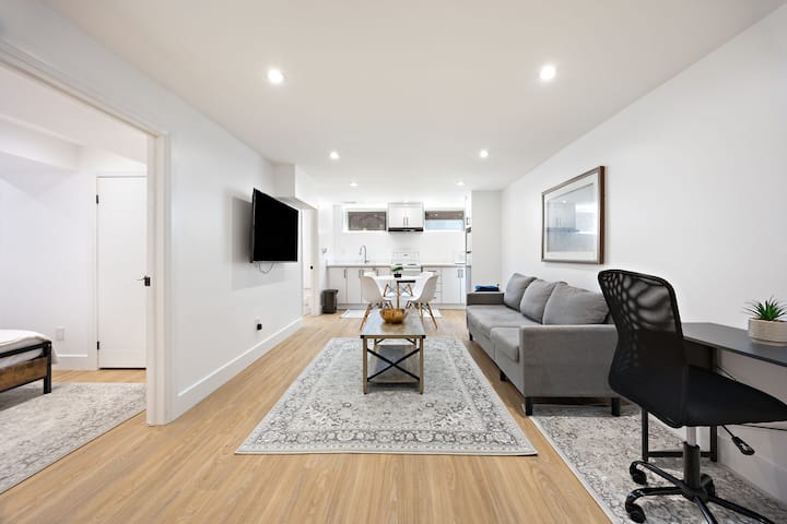 Cozy Entire Apt - Quietness & Privacy - Ajax