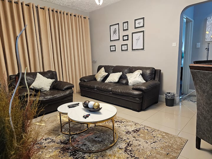 Becky's Luxurious Apartment Avondale - Harare