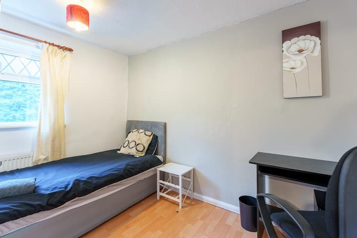 Traveller's Rest Single Room - Leeds