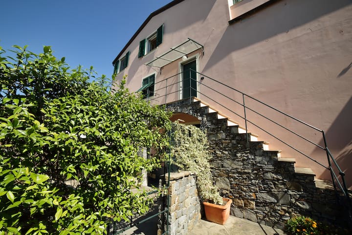 Ampio Appartamento Nel Verde E Vicino Al Mare - Liguria