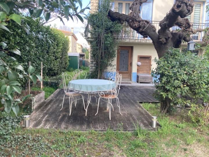 Logement Dans La Verdure - Avignon