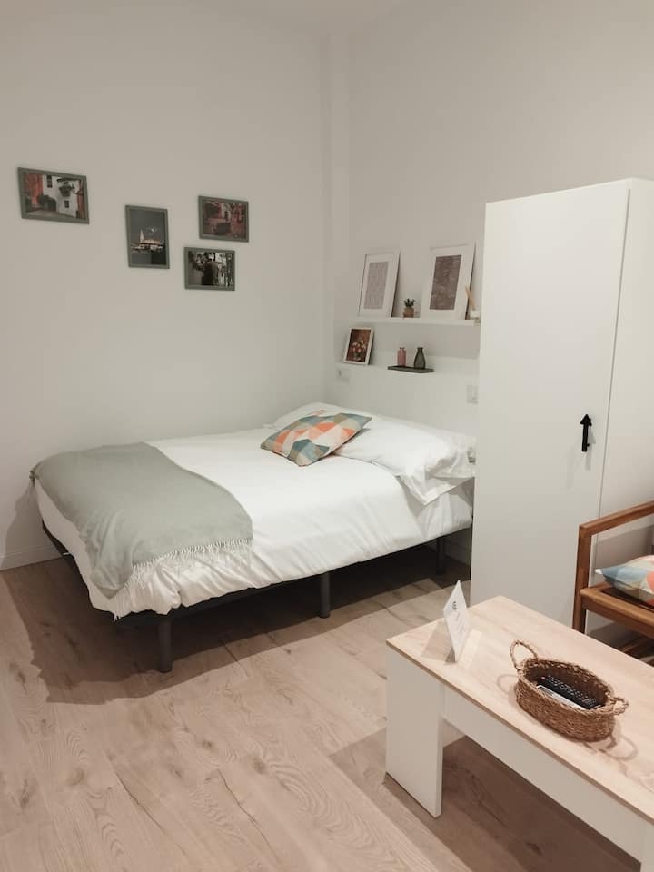 Estudio En El Corazón De Triana - Seville, Spain