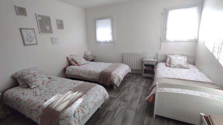 La Chambre Beige - Triple -Jardin -Parking - Chantonnay