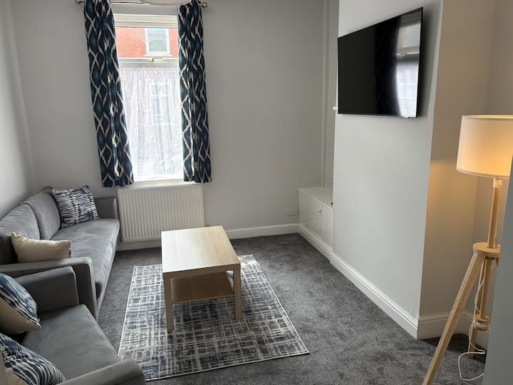 House In Barrow In Furness - South Lakes Safari Zoo