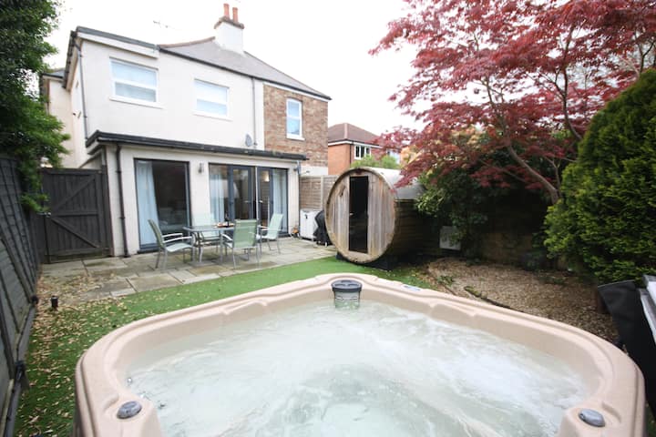 Couples Retreat Bournemouth - 본머스