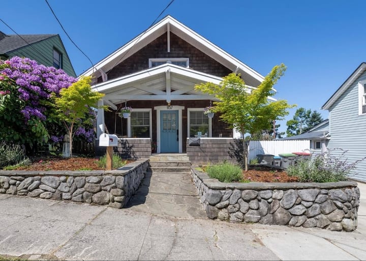 Downtown Astoria Home 3 Bed + 2 Bath - Astoria, OR