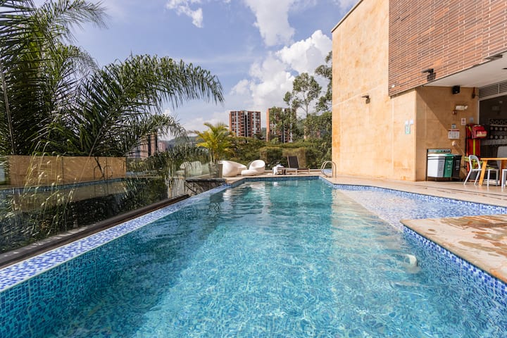 ¡ Fast Wifi, A/c & Stunning Poblado Views ! - Medellín, Colombia