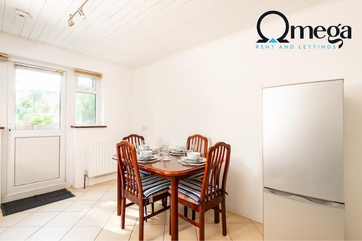 Cosy King Room In Hanwell, 10 Minutes To Station - Hounslow