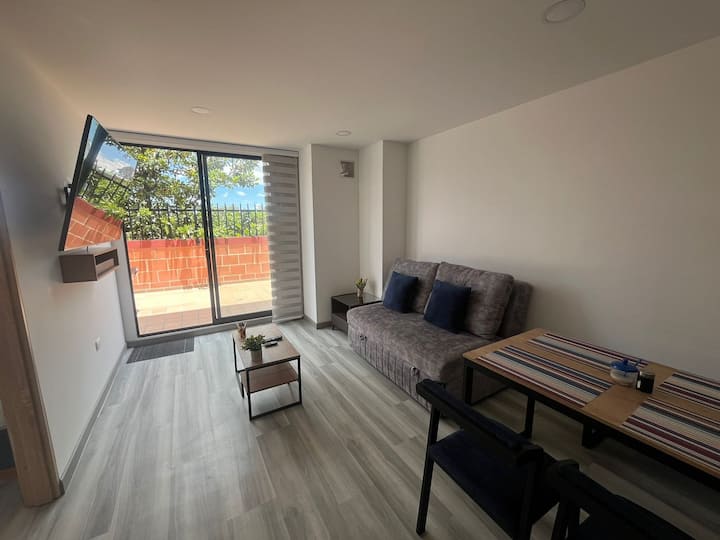 Apto Moderno Con Terraza Privada Y Luz Natural - Bogota