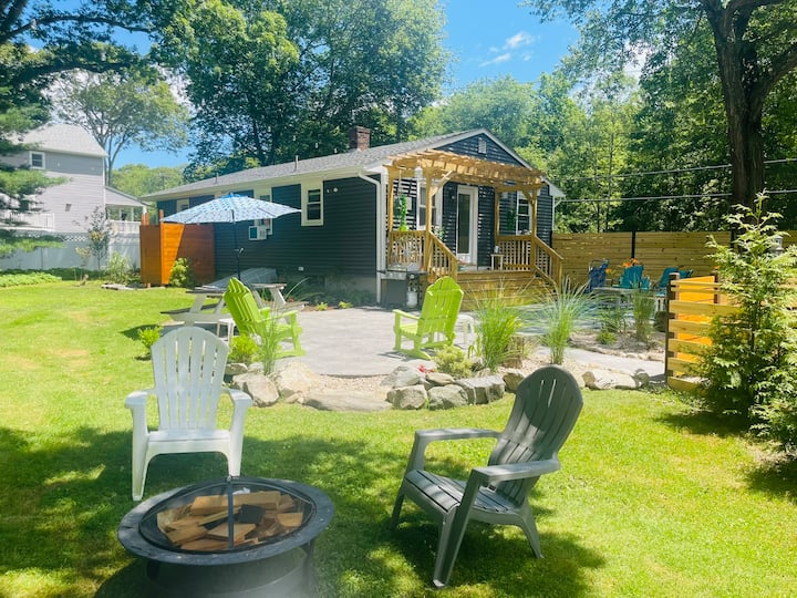 Sunsets, Surf And Serenity At Sandpiper Cottage - Narragansett, RI