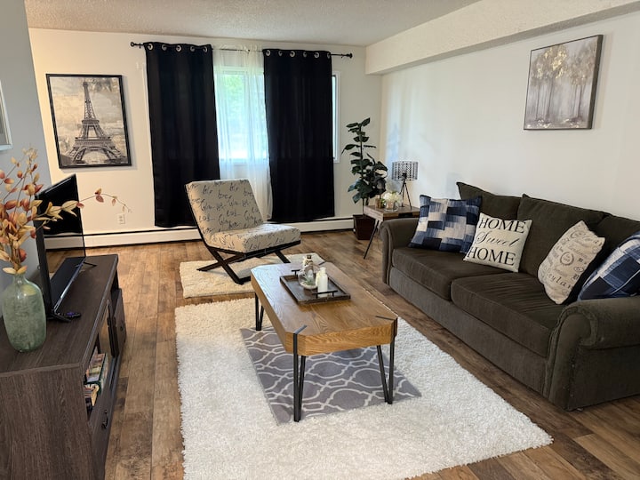 Relaxing Zen Space | 1 Bd | 1 Br | Wi-fi - Fort McMurray
