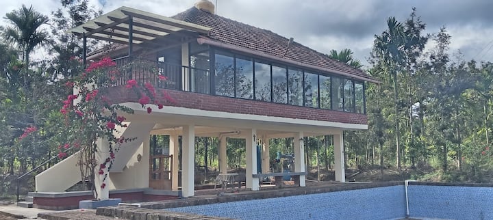 Little Flower - Poolside Cottage - Kodagu