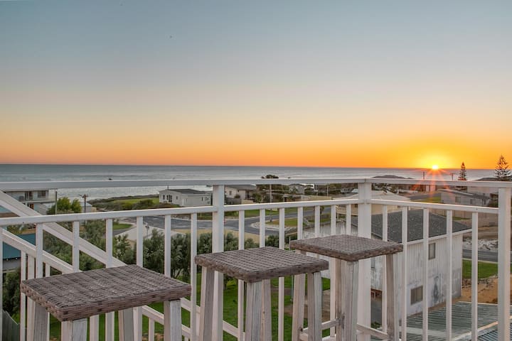 Wildwood, Ocean Views To The Horizon - Ledge Point
