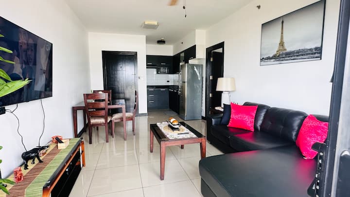 Perfectly Located 1 Bed Condo - Angeles