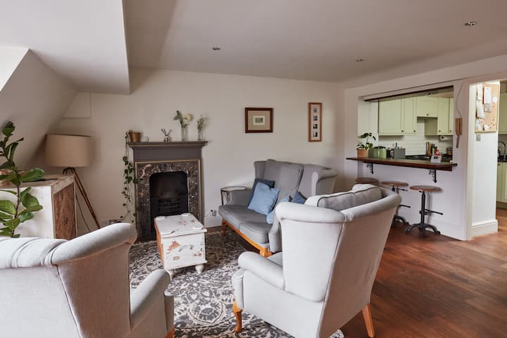 Luxury Georgian Apartment In Leafy Clifton Square - Bristol