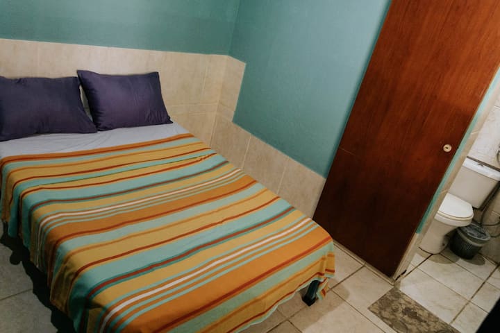 Quarto Duplo Com Banheiro Privativo -