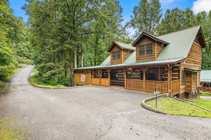 Beautiful Cabin - Walland, TN