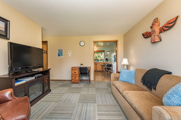 Otter's Den - Beach Level View Suite (#4) - Neah Bay, WA