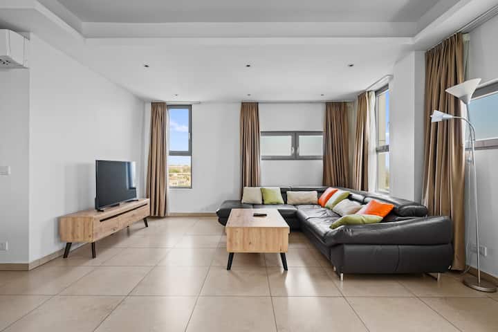 Ocean View Apartment In Popular Osu (3br) - Accra